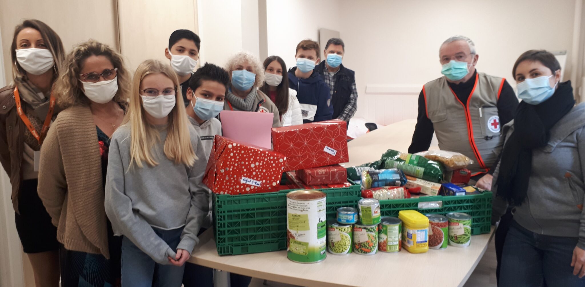 Une collecte alimentaire au profit de la Croix Rouge • Collège Saint Bruno